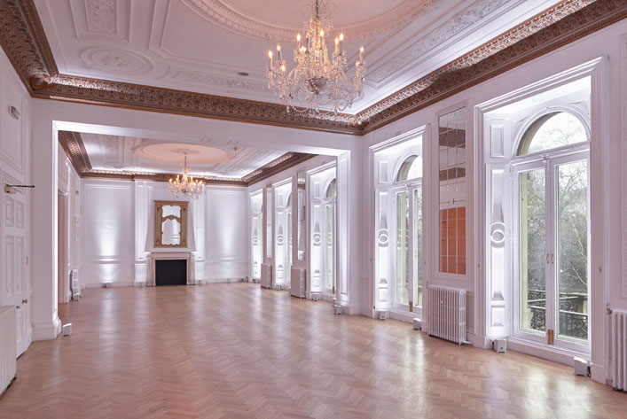 The Belgravia - The Admirable Crichton